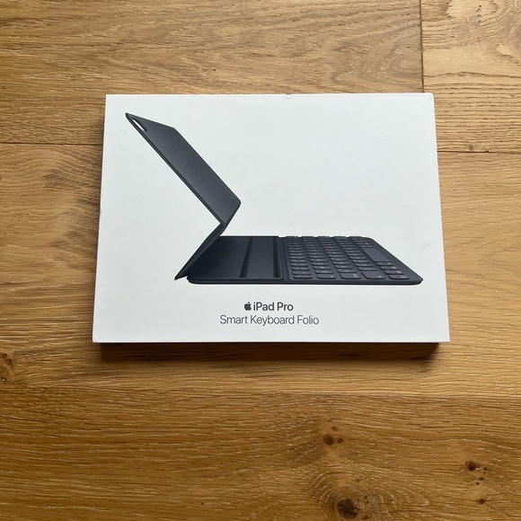 Apple | Tablets & Accessories | Ipad Pro Smart Keyboard Folio | Poshmark